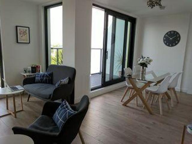2 Bedrooms Flat for rent in Verney Road, London SE16