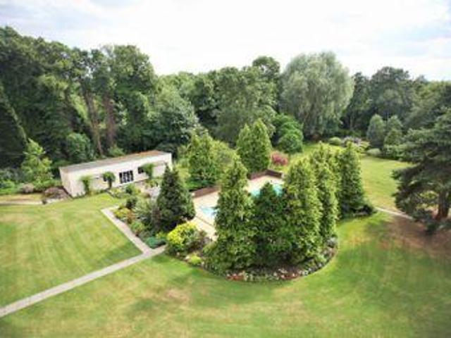 2 Bedrooms Flat for rent in Verulam Court, Woolmead Avenue, West Hendon, London NW9