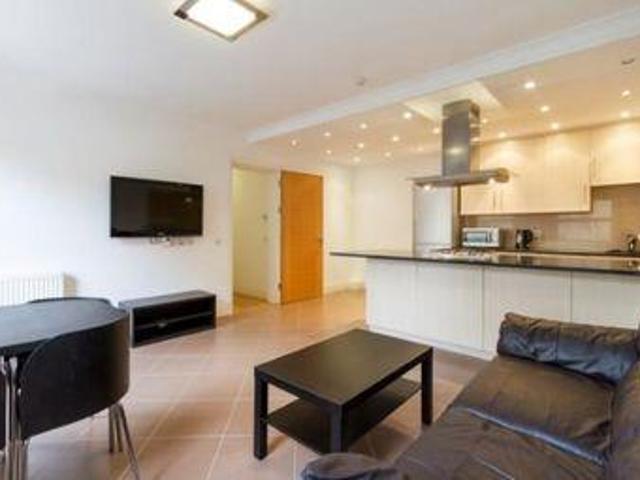 2 Bedrooms Flat for rent in Very Near Amherst Road Area, Ealing W13