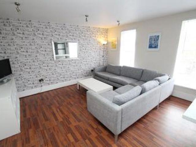 2 Bedrooms Flat for rent in Vesper Road, Kirkstall, Leeds LS5