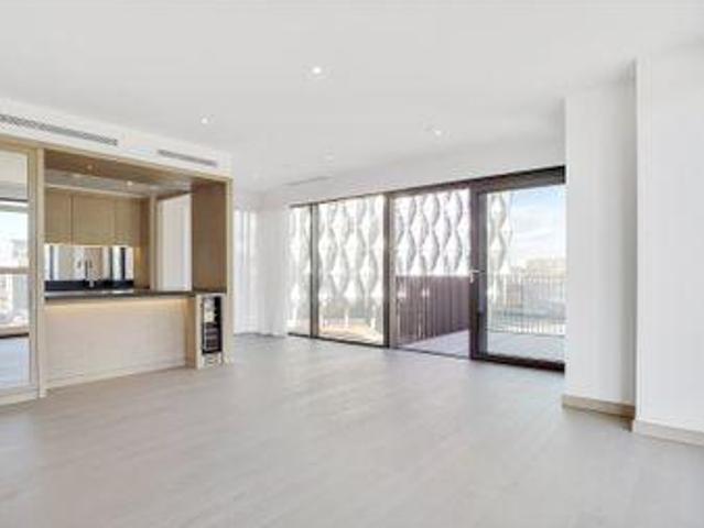 2 Bedrooms Flat for rent in Viaduct Gardens, London SW11