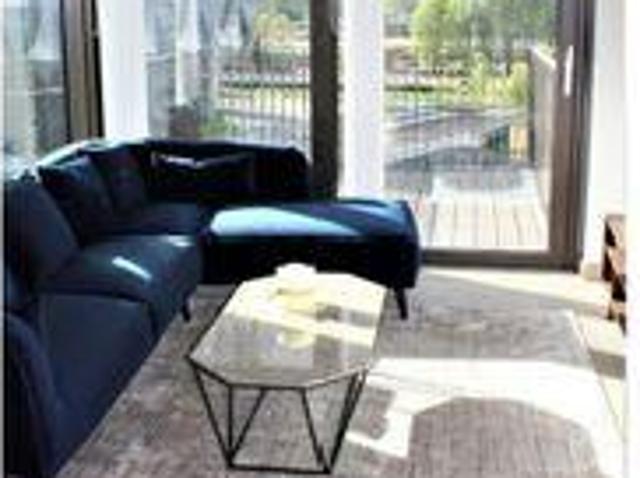 2 Bedrooms Flat for rent in Viaduct Gardens, London SW11