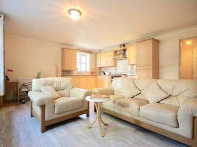 2 Bedrooms Flat for rent in Vicarage Mews, Leeds LS5