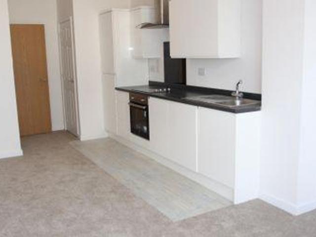 2 Bedrooms Flat for rent in Victoria Avenue, Southend On Sea SS2