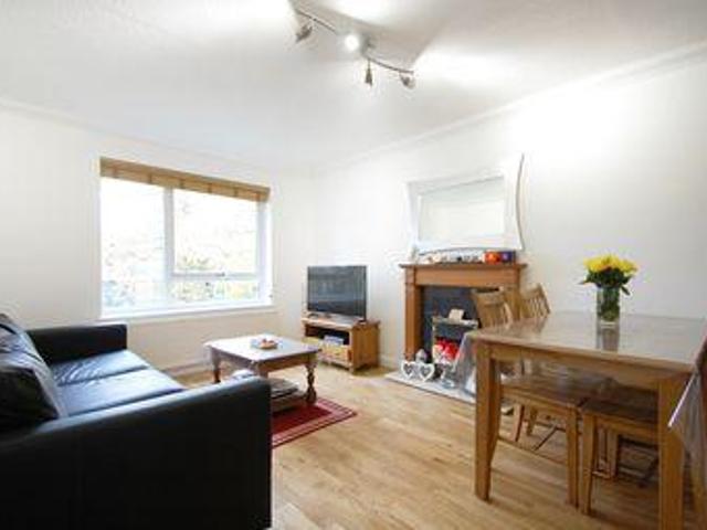 2 Bedrooms Flat for rent in Victoria Drive, Southfields SW19