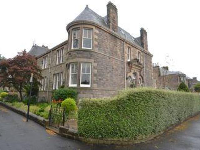 2 Bedrooms Flat for rent in Victoria Square, Stirling FK8