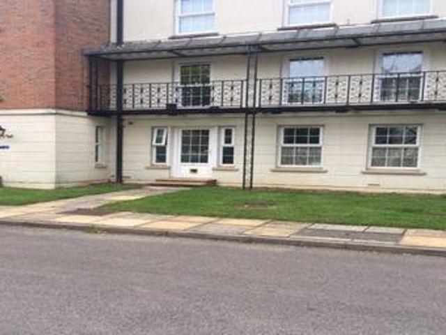 2 Bedrooms Flat for rent in Victoria Place, Banbury OX16