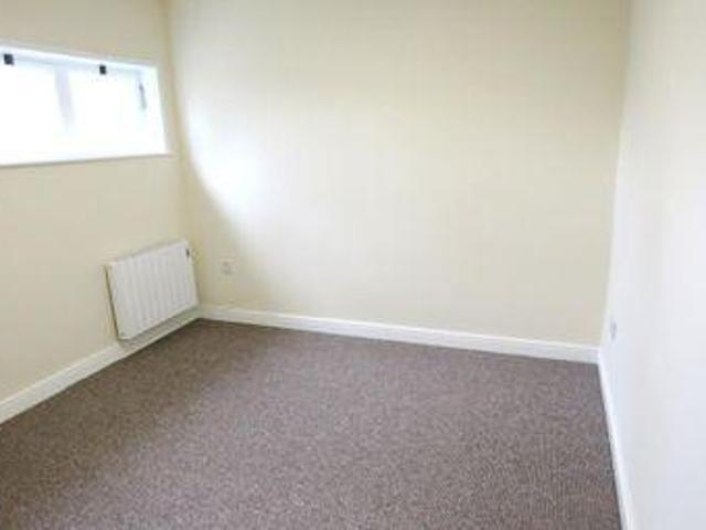 2 Bedrooms Flat for rent in Victoria Road, Burton On Trent DE14