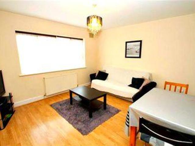 2 Bedrooms Flat for rent in Victoria Road, Edmonton N9