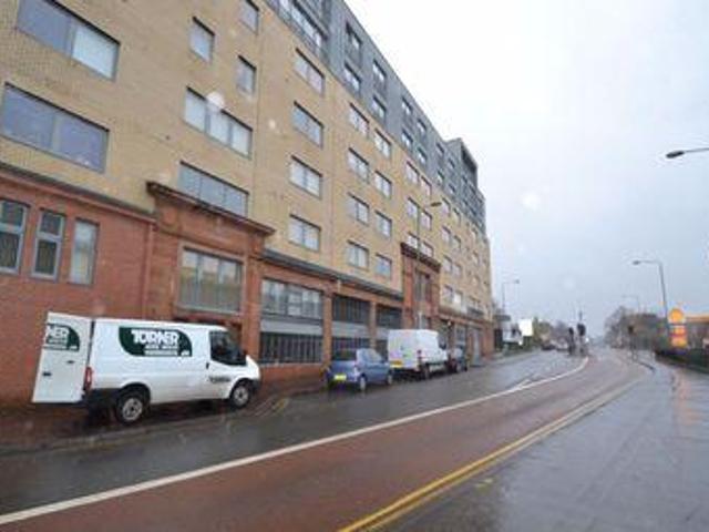 2 Bedrooms Flat for rent in Victoria Road, Glasgow G42