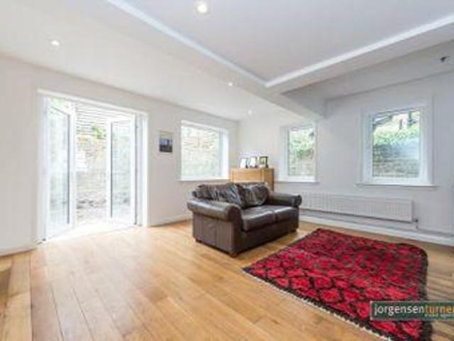 2 Bedrooms Flat for rent in Victoria Road, Kilburn NW6