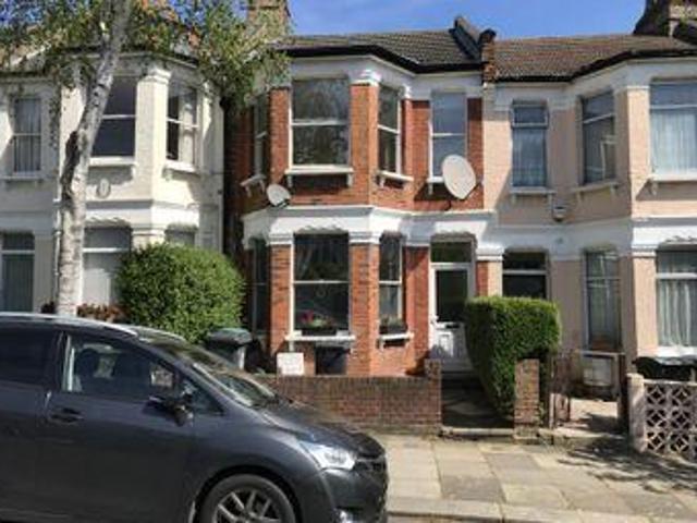 2 Bedrooms Flat for rent in Victoria Road, London N22