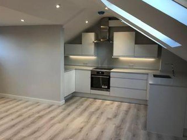 2 Bedrooms Flat for rent in Victoria Road, London NW6