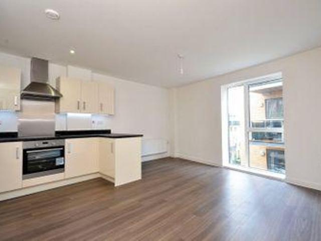 2 Bedrooms Flat for rent in Victoria Road, Surbiton KT6