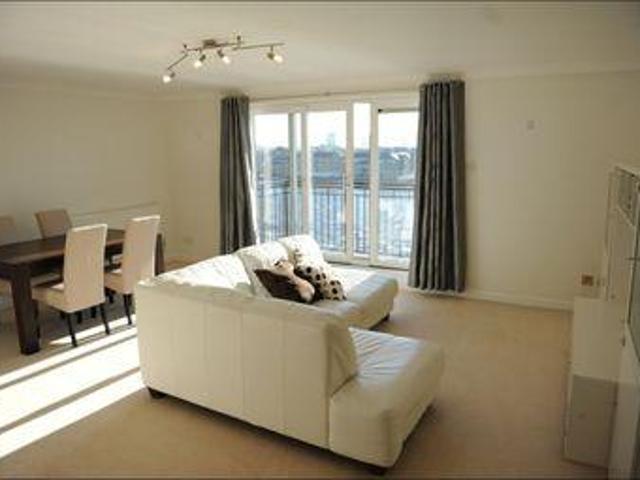 2 Bedrooms Flat for rent in Victoria Wharf, Limehouse, London E14