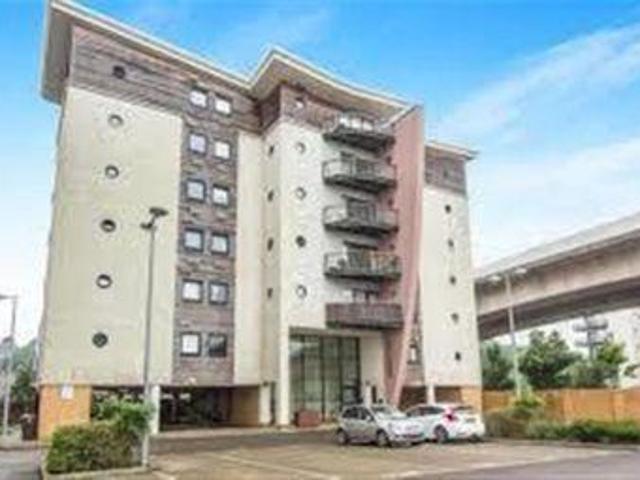 2 Bedrooms Flat for rent in Victoria Wharf, Watkiss Way, Cardiff CF11
