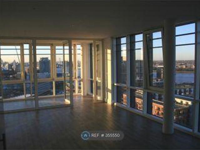 2 Bedrooms Flat for rent in Victory Parade, London SE18