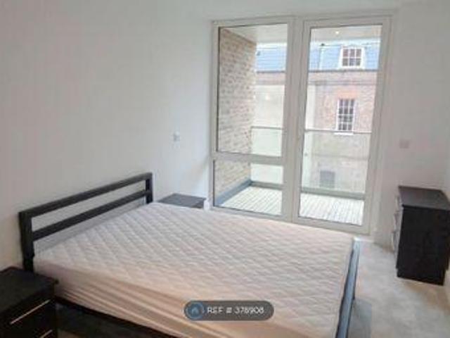2 Bedrooms Flat for rent in Victory Parade, Woolwich, London SE18