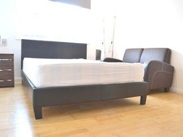 2 Bedrooms Flat for rent in Victiria Road, North Acton, London NW10
