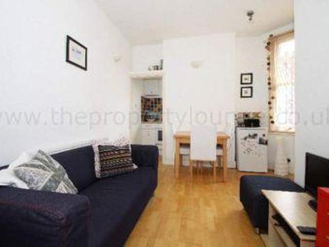 2 Bedrooms Flat for rent in Village Mount, Perrins Court, London NW3