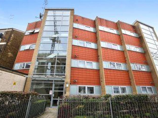 2 Bedrooms Flat for rent in Violet Road, Bow, London E3