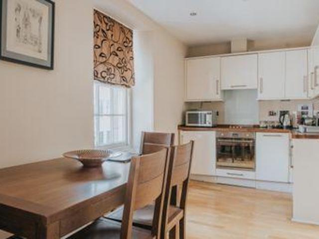 2 Bedrooms Flat for rent in Young Street, Edinburgh EH2