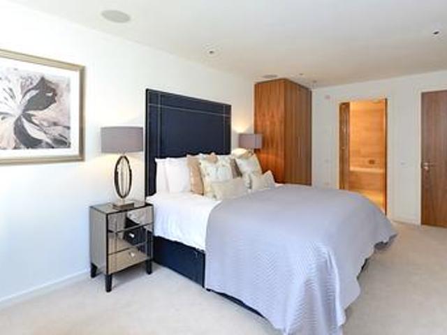 2 Bedrooms Flat for rent in Young Street, Kensington, London W8