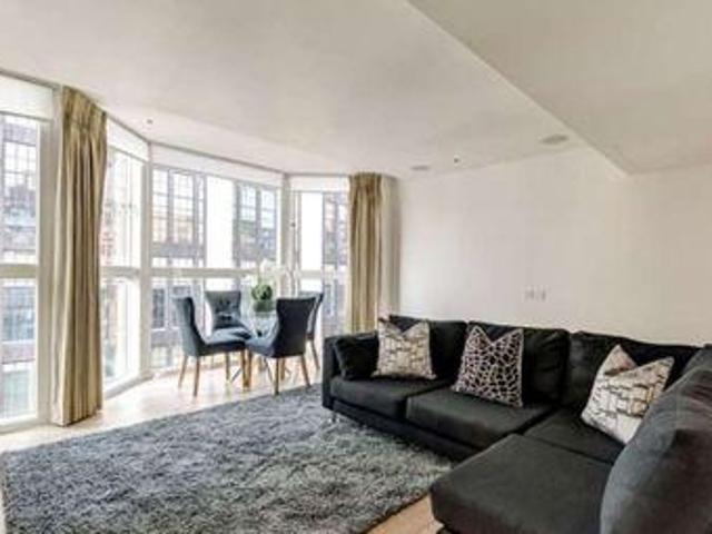 2 Bedrooms Flat for rent in Young Street, London W8