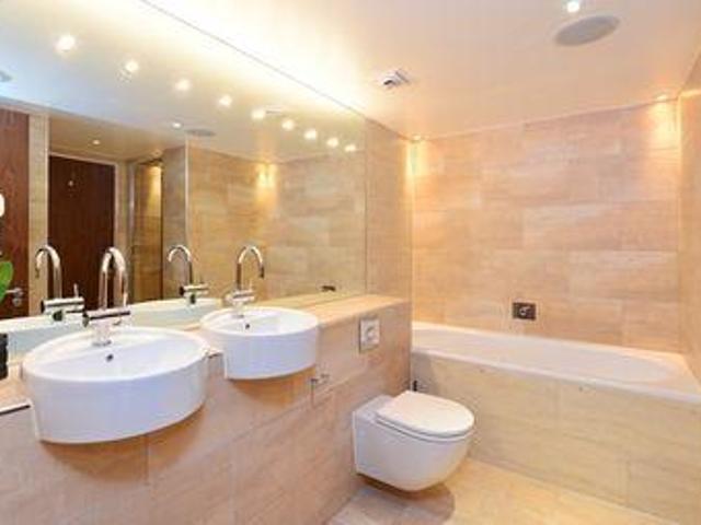 2 Bedrooms Flat for rent in Young Street, London W8