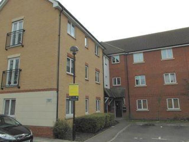2 Bedrooms Flat for rent in Yoxford Court, Chadwell Heath RM6