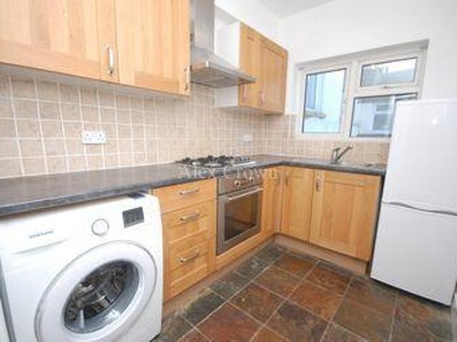 2 Bedrooms Flat for rent in York Way, London N7