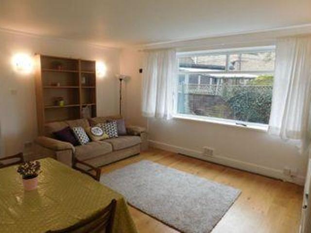 2 Bedrooms Flat for rent in York Avenue, Hanwell, London W7