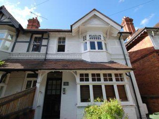 2 Bedrooms Flat for rent in York Road, Guildford GU1