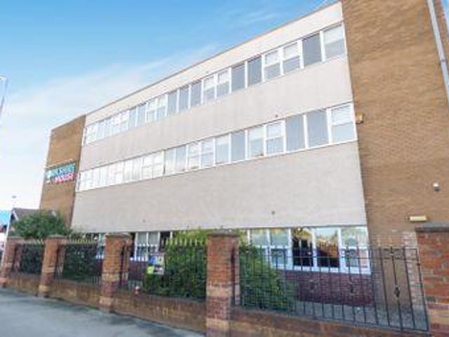 2 Bedrooms Flat for rent in Yorkshire House, 154 Leeds Road, Castleford WF10