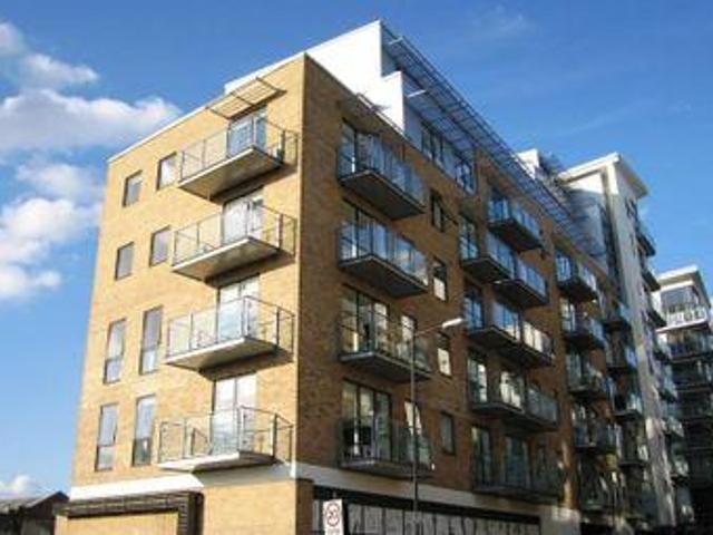 2 Bedrooms Flat for rent in Yeo Street, London E3