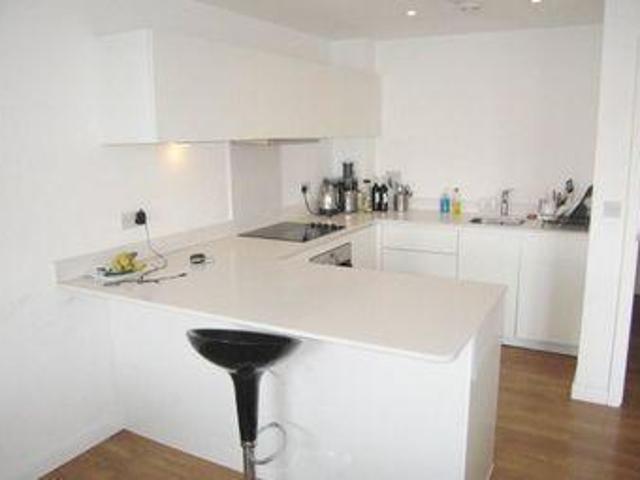 2 Bedrooms Flat for rent in Yeo Street, London E3