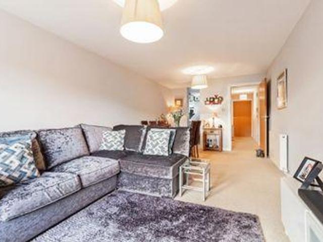 2 Bedrooms Flat for sale in 3, Flat 9, Salamander Court, Edinburgh EH6