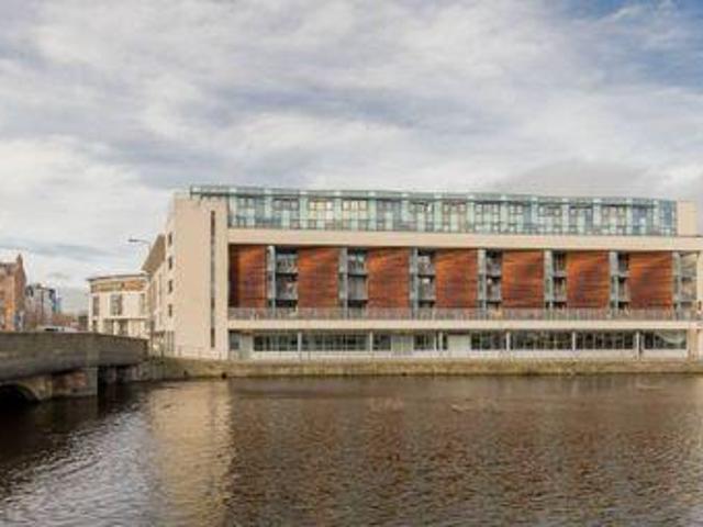 2 Bedrooms Flat for sale in 10/4 Sandport Way, The Shore, Edinburgh EH6