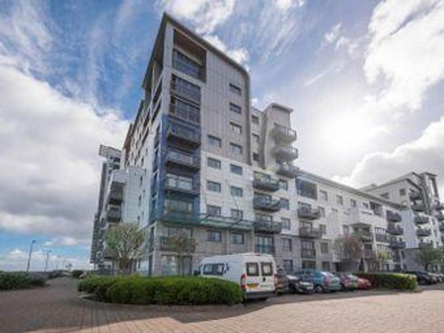 2 Bedrooms Flat for sale in 10/21 Western Harbour Terrace, Edinburgh EH6
