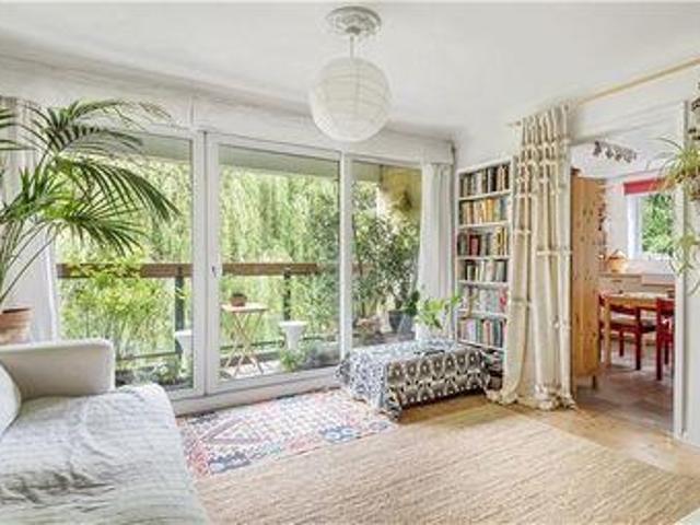2 Bedrooms Flat for sale in 10 Pitman Court, Gloucester Road, Bath, Somerset BA1