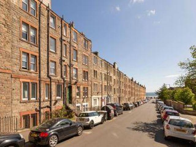 2 Bedrooms Flat for sale in 12/12 Kings Road, Portobello EH15