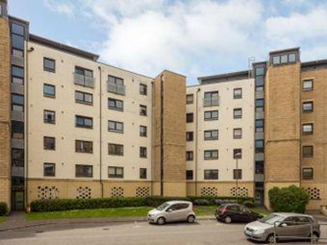 2 Bedrooms Flat for sale in 12/2 Hawkhill Close, Edinburgh EH7