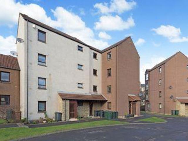 2 Bedrooms Flat for sale in 16/4 Hillcoat Loan, Portobello, Edinburgh EH15