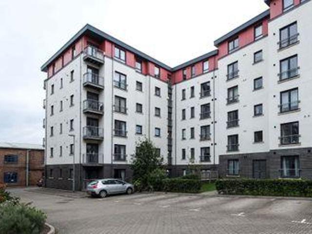 2 Bedrooms Flat for sale in 16/8 Ashley Place, Edinburgh EH6