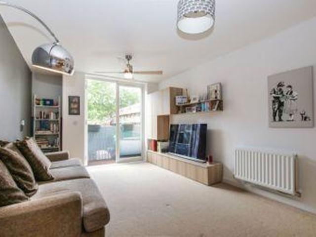 2 Bedrooms Flat for sale in 163 Gideon Road, Battersea SW11
