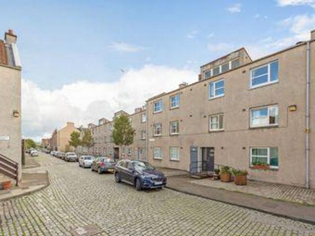 2 Bedrooms Flat for sale in 17/6 Newhaven Main Street, Newhaven, Edinburgh EH6