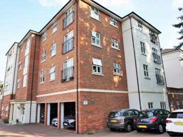 2 Bedrooms Flat for sale in 1 Colnhurst Road, Watford WD17