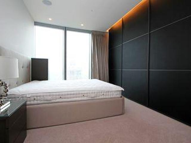 2 Bedrooms Flat for sale in 1 St George Wharf, Vauxhall SW8