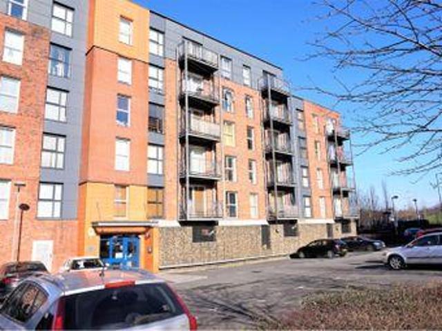 2 Bedrooms Flat for sale in 1 Stillwater Drive, Manchester M11
