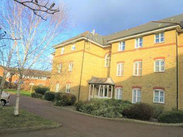 2 Bedrooms Flat for sale in 20A Gordon Road, Enfield, Greater London EN2